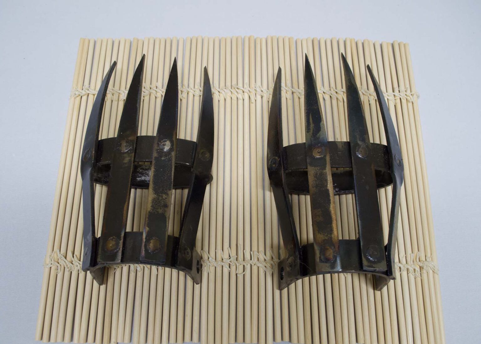 Ninja Tekkokagi Hand Claws – Samurai Ninja Experience